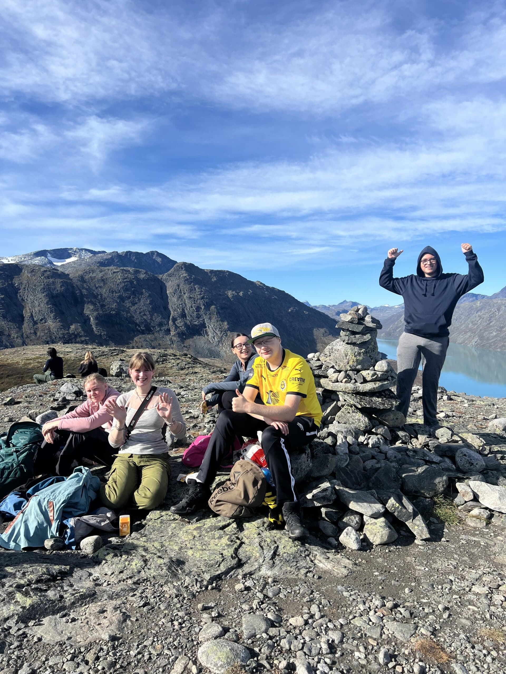 Om å riste seg sammen og få nye venner - Skjeberg Folkehøyskole